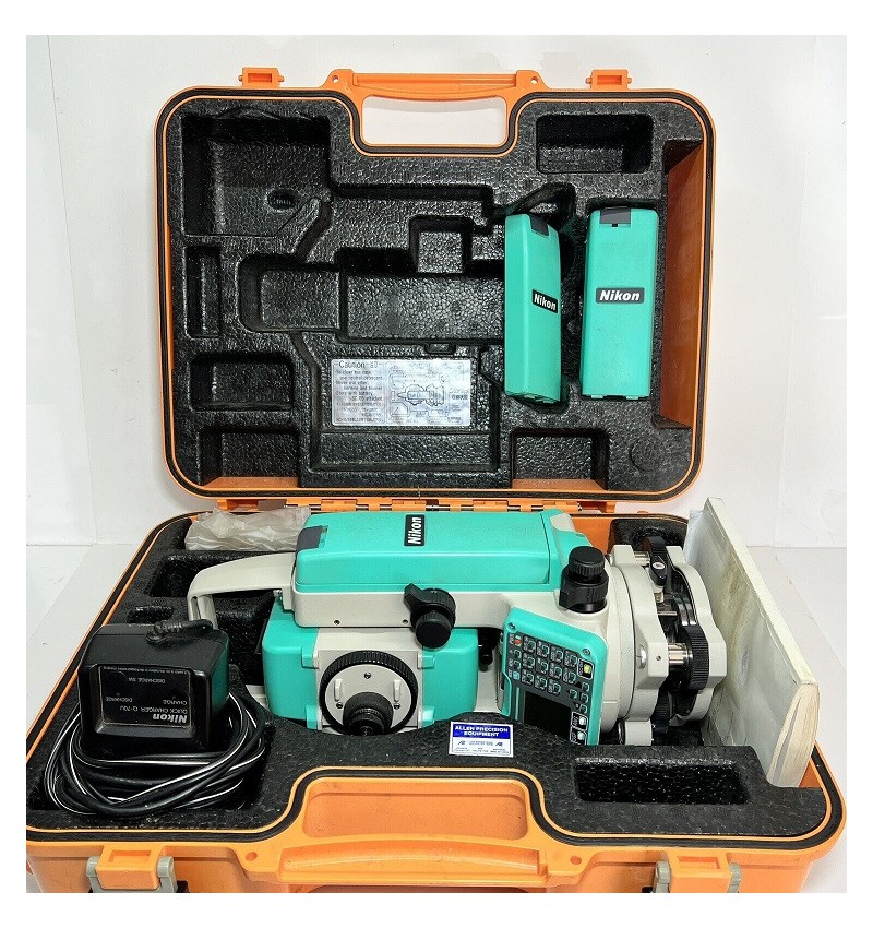 Nikon NPL-352 Reflectorless Laser Station 3 batteries